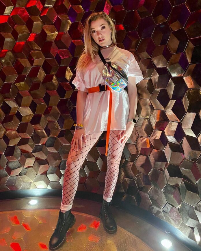 Anny Aurora Biography, Age, Family, Net Worth, Height, Weight, Facts ...