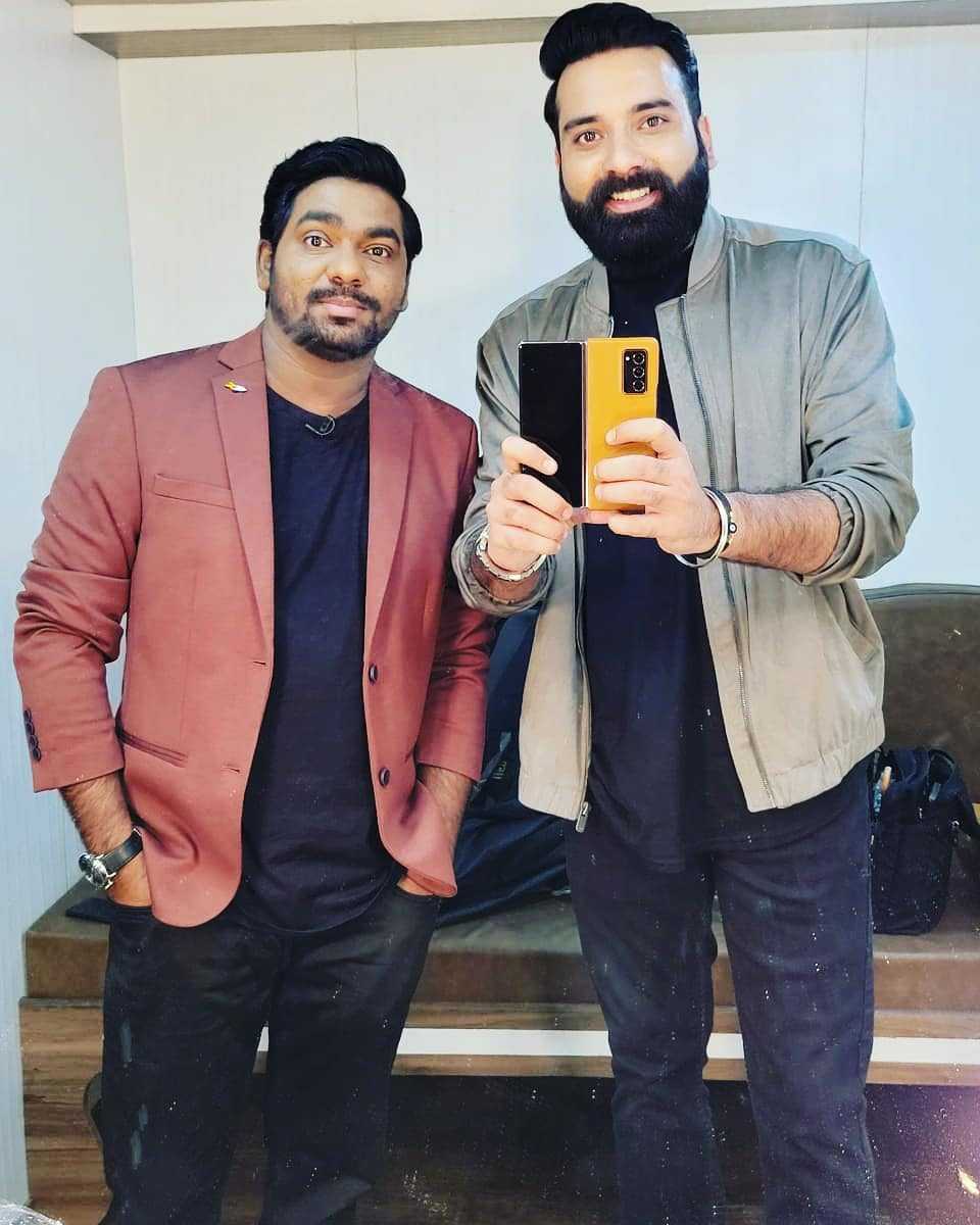 Anubhav Singh Bassi Biography, Age, Family, Net Worth, Height, & More.