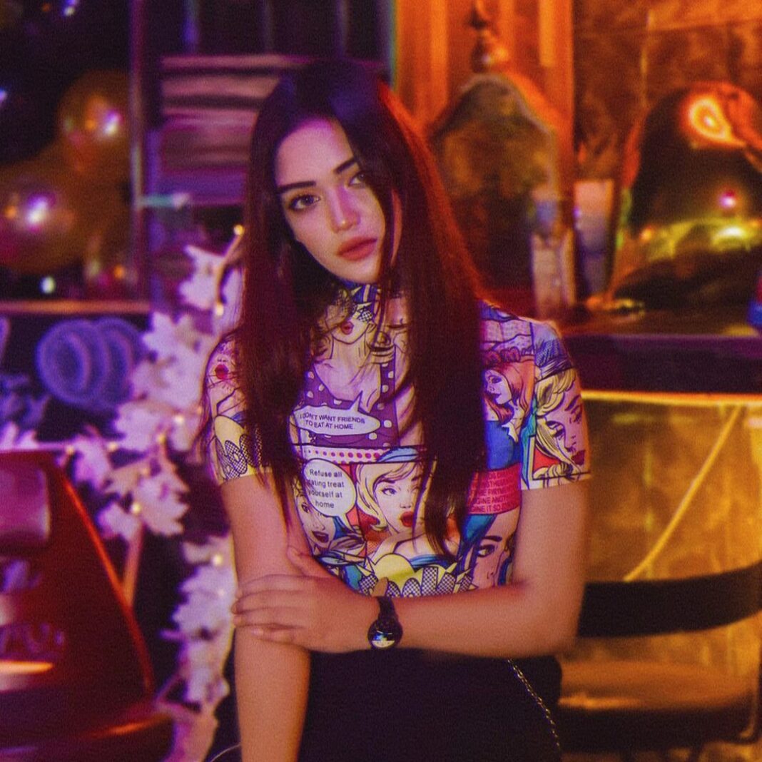 Romaisa Khan Biography, Age, Family, Tiktok ID, Net Worth, and More