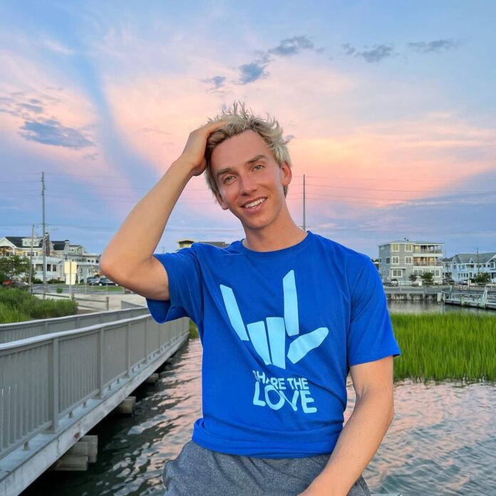 Stephen Sharer - Bio, Age, Girlfriend, Net Worth, Height 2023