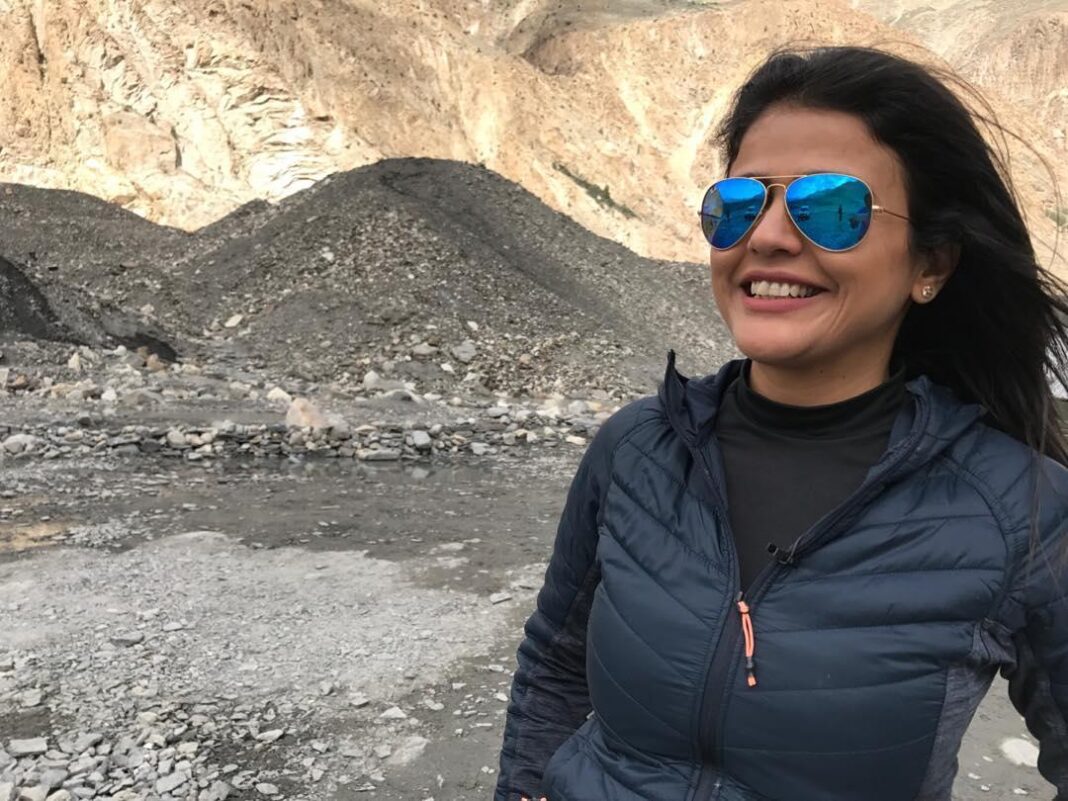 Sweta Singh (Aaj Tak) Biography, Age, Family, Net Worth, Height, Facts ...