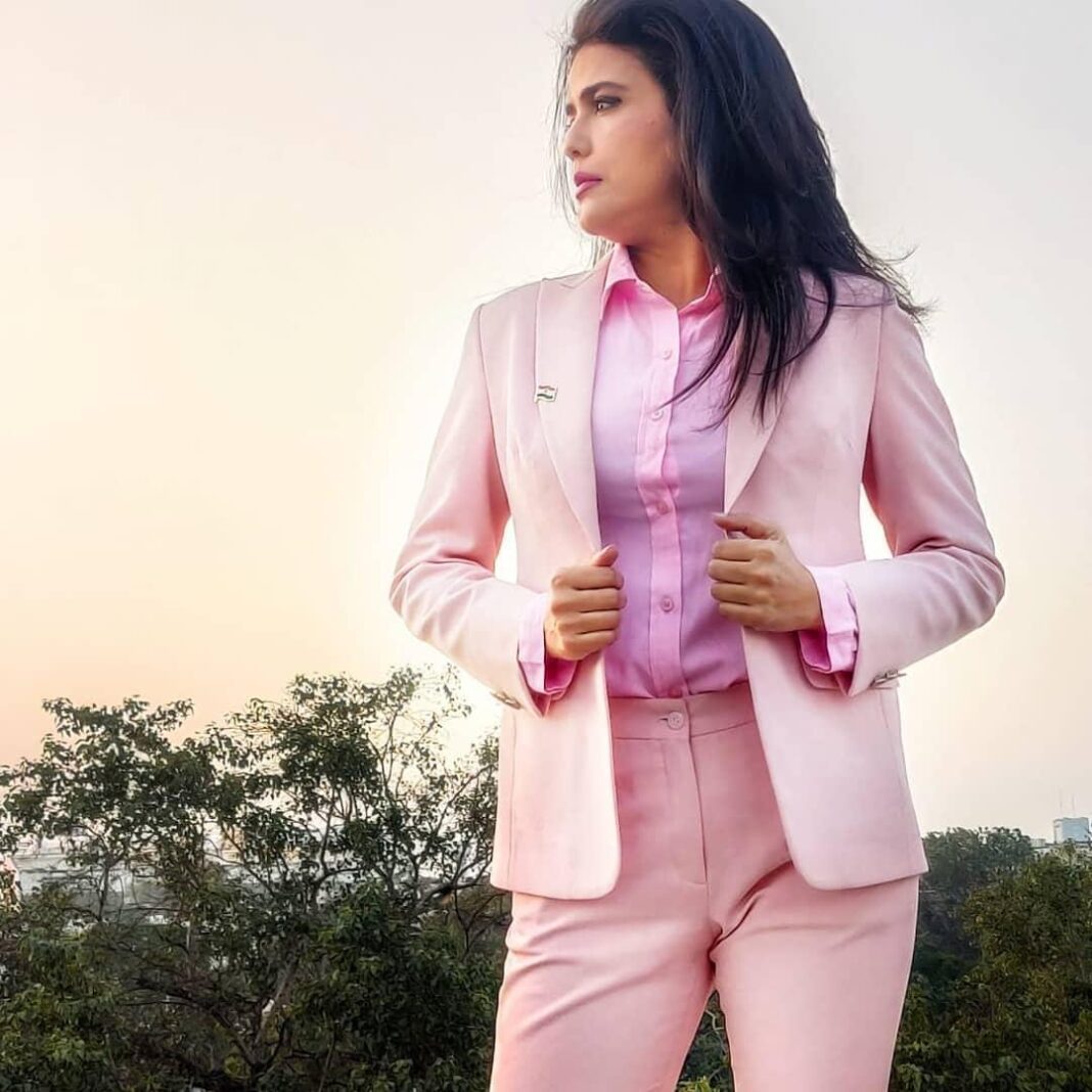 Sweta Singh (Aaj Tak) Biography, Age, Family, Net Worth, Height, Facts ...