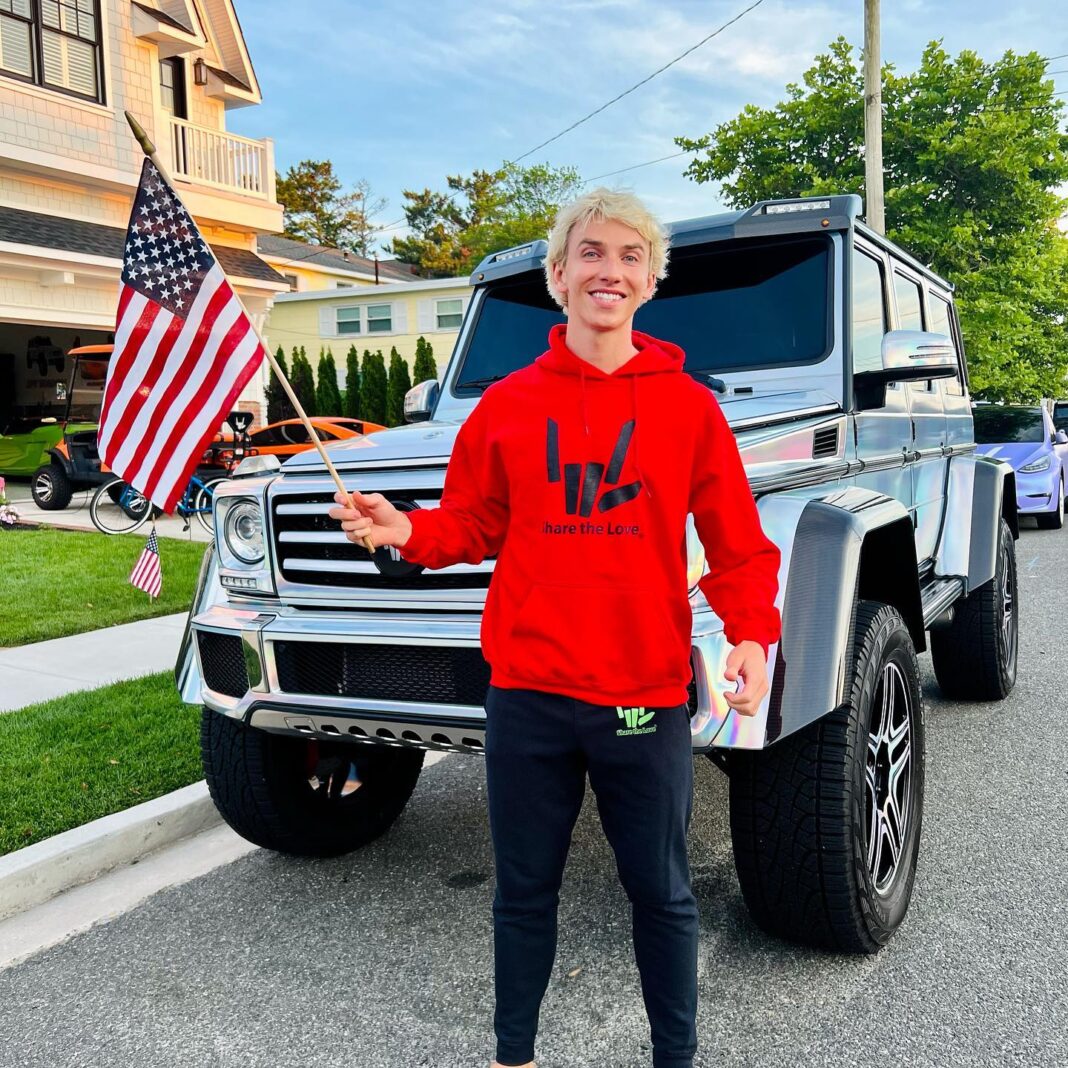 Stephen Sharer - Bio, Age, Girlfriend, Net Worth, Height 2023